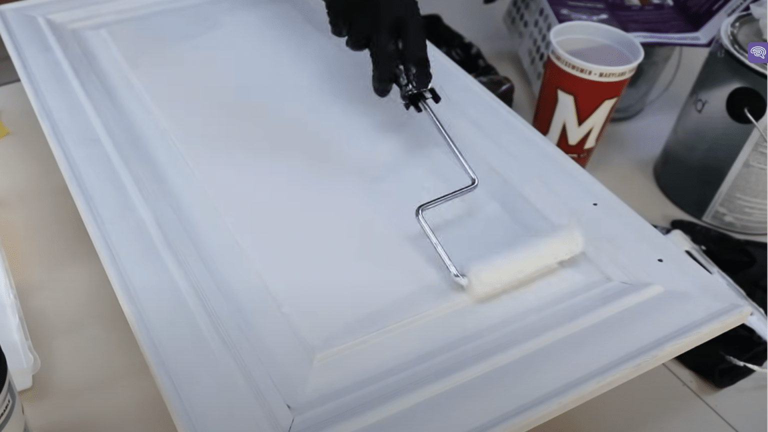 Step-By-Step Tutorial on Painting Cabinets White to Revamp Kitchen ...
