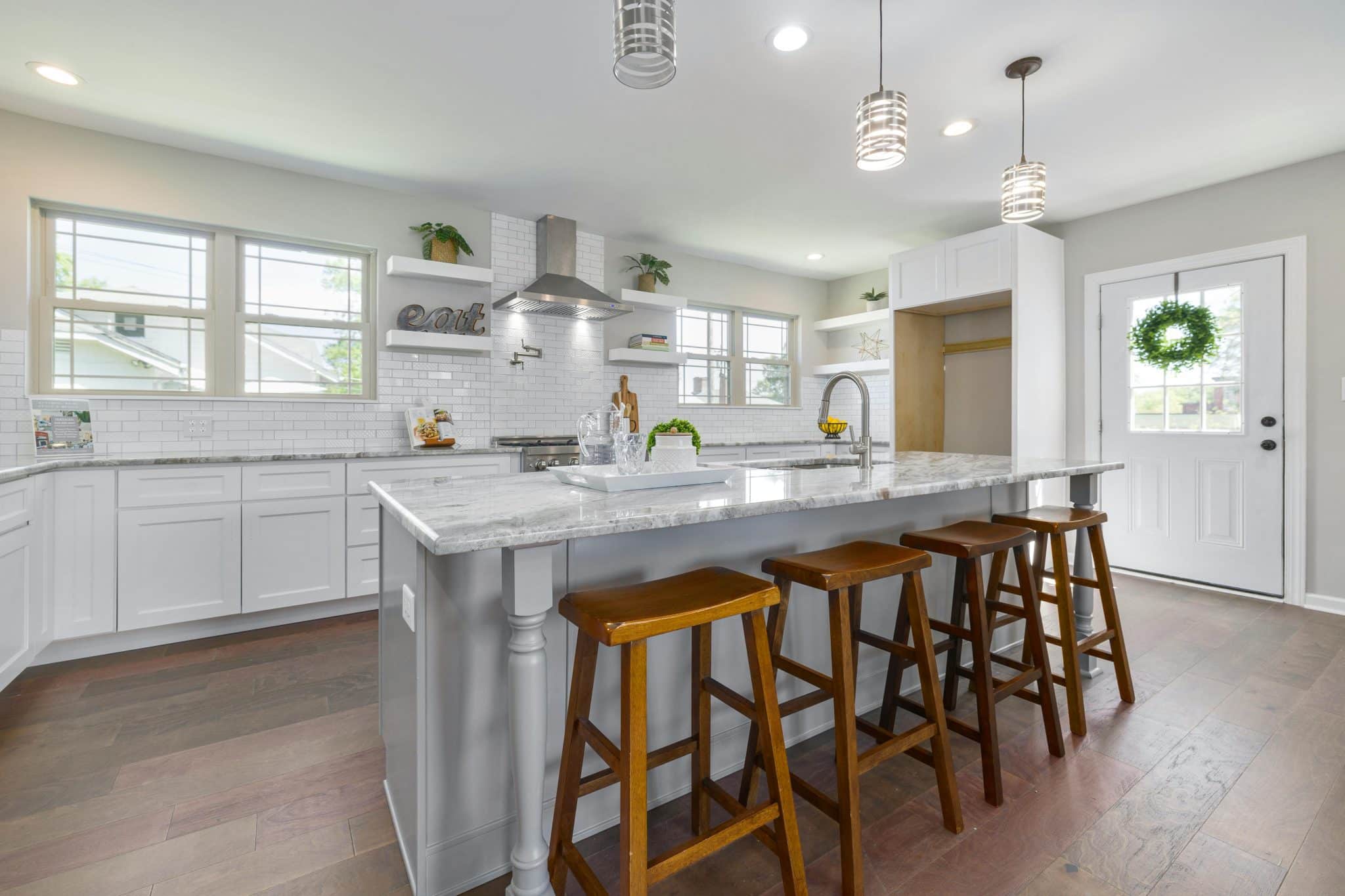 How Custom Metal Finishing Los Angeles Elevates Valley Village Kitchen ...