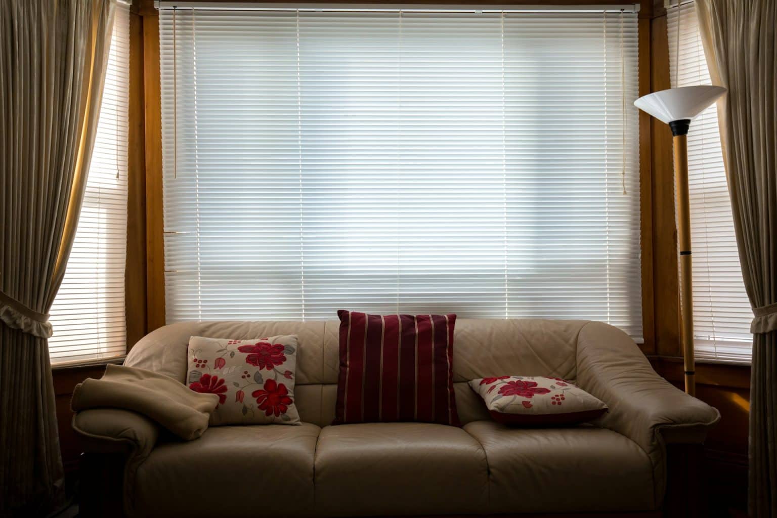 Best Blinds Retail Stores in the USA - The Painted Hinge